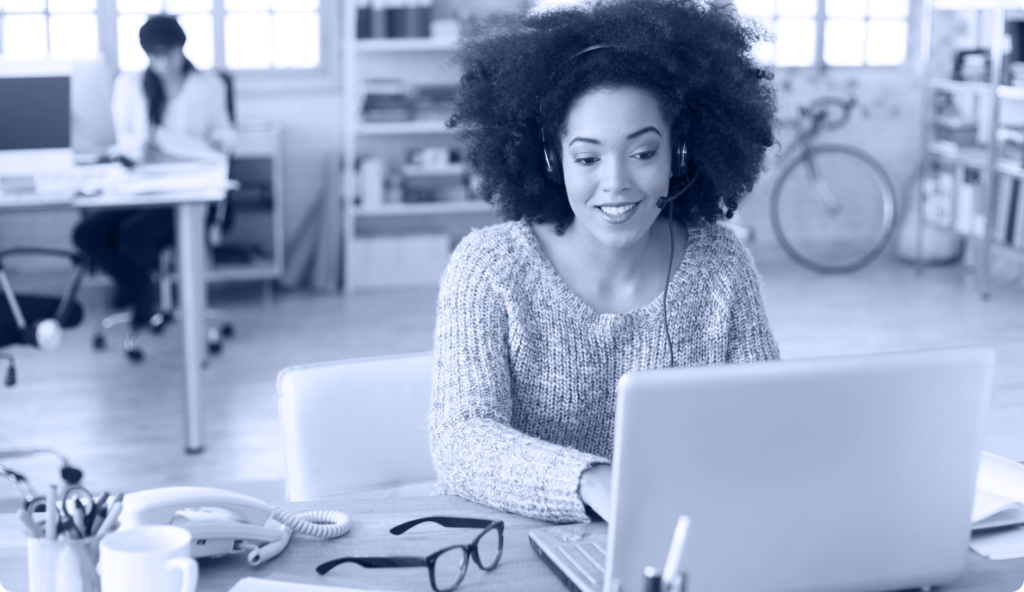 Conseiller client : rôle, salaire et études